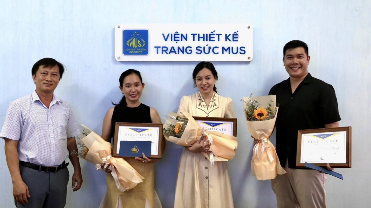 Khóa học tạo dáng trang sức trên sáp bằng tay – Viện thiết kế trang sức MUS