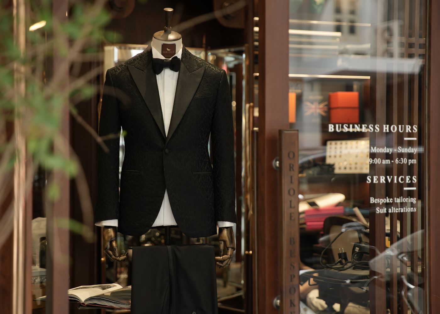 ABOUT US – Oriole Bespoke Tailoring
